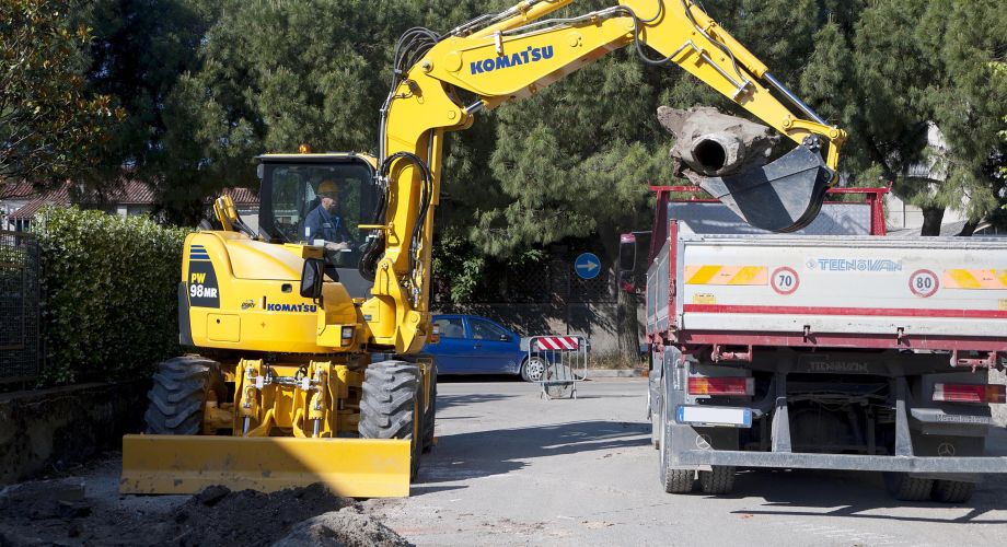 Wheeled Excavator Hire | Rubber Duck Hire | Ridgway Rentals Ltd.
