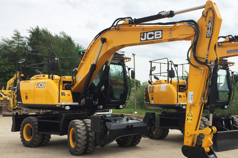 Wheeled Excavator Hire | Rubber Duck Hire | Ridgway Rentals Ltd.