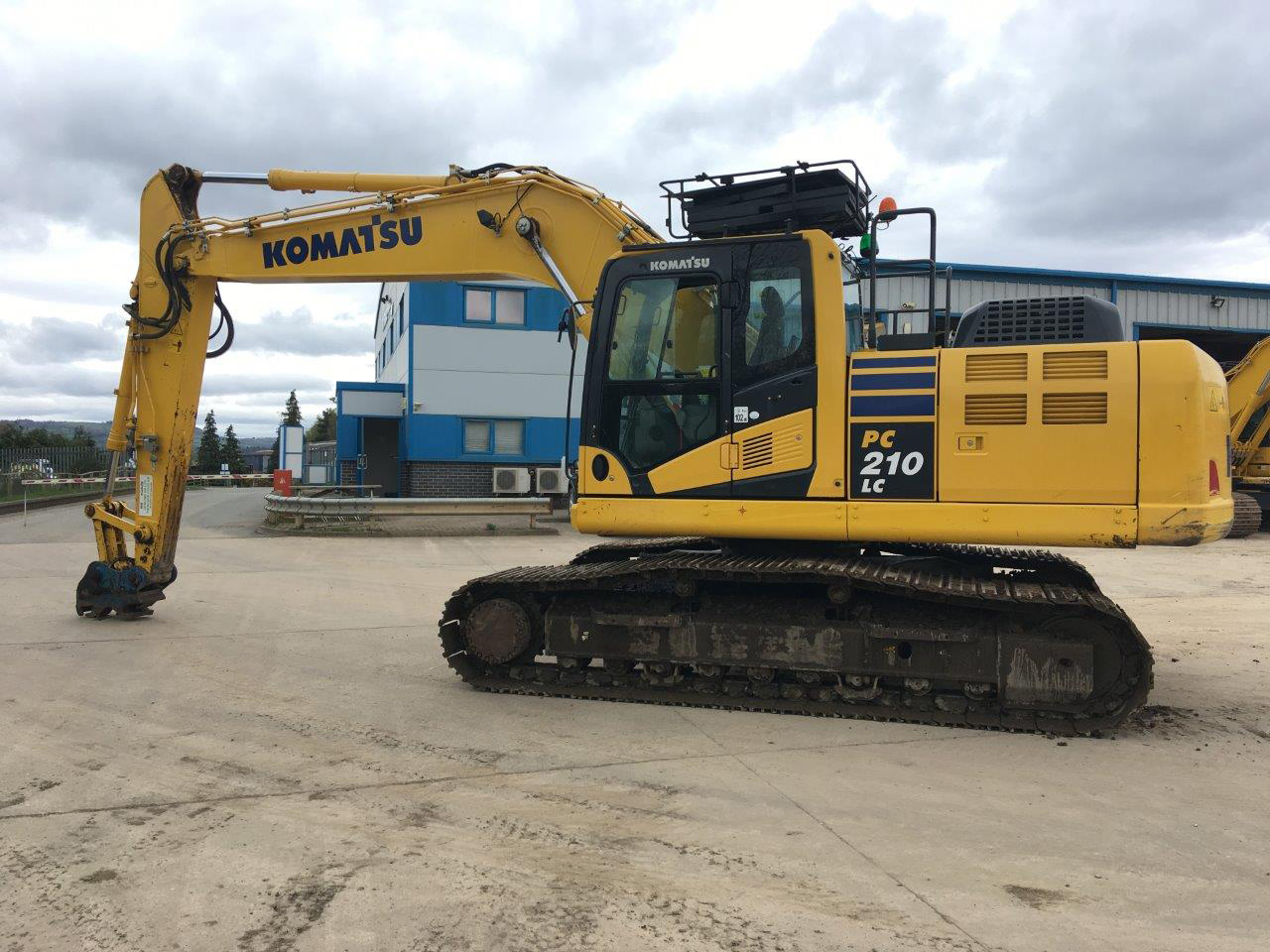 20 Ton Komatsu Excavators For Sale | Ridgway Rentals Ltd.